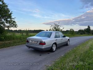 Pelēks Mercedes-Benz E-Class 1995 Tallina, ar dzinēja tilpumu 2.00 L un nobraukumu 230 tūkst. km par 1500 €, foto 4 vietnē AUTOMOTO.COM.LV