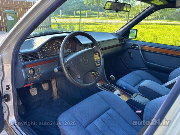 Grey Mercedes-Benz E-Class 1995 in Tallinn, with an engine capacity of 2.00 L and mileage of 230 thousand km for 1500 €, photo 7 on AUTOMOTO.COM.LV