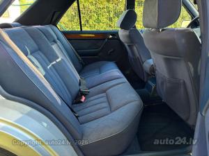 Pelēks Mercedes-Benz E-Class 1995 Tallina, ar dzinēja tilpumu 2.00 L un nobraukumu 230 tūkst. km par 1500 €, foto 10 vietnē AUTOMOTO.COM.LV