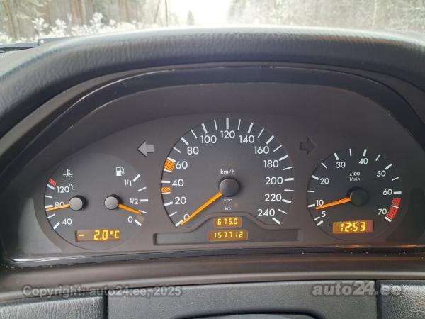 Grey Mercedes-Benz E-Class 1996 in Tallinn, with an engine capacity of 2.30 L and mileage of 157 thousand km for 2490 €, photo 11 on AUTOMOTO.COM.LV