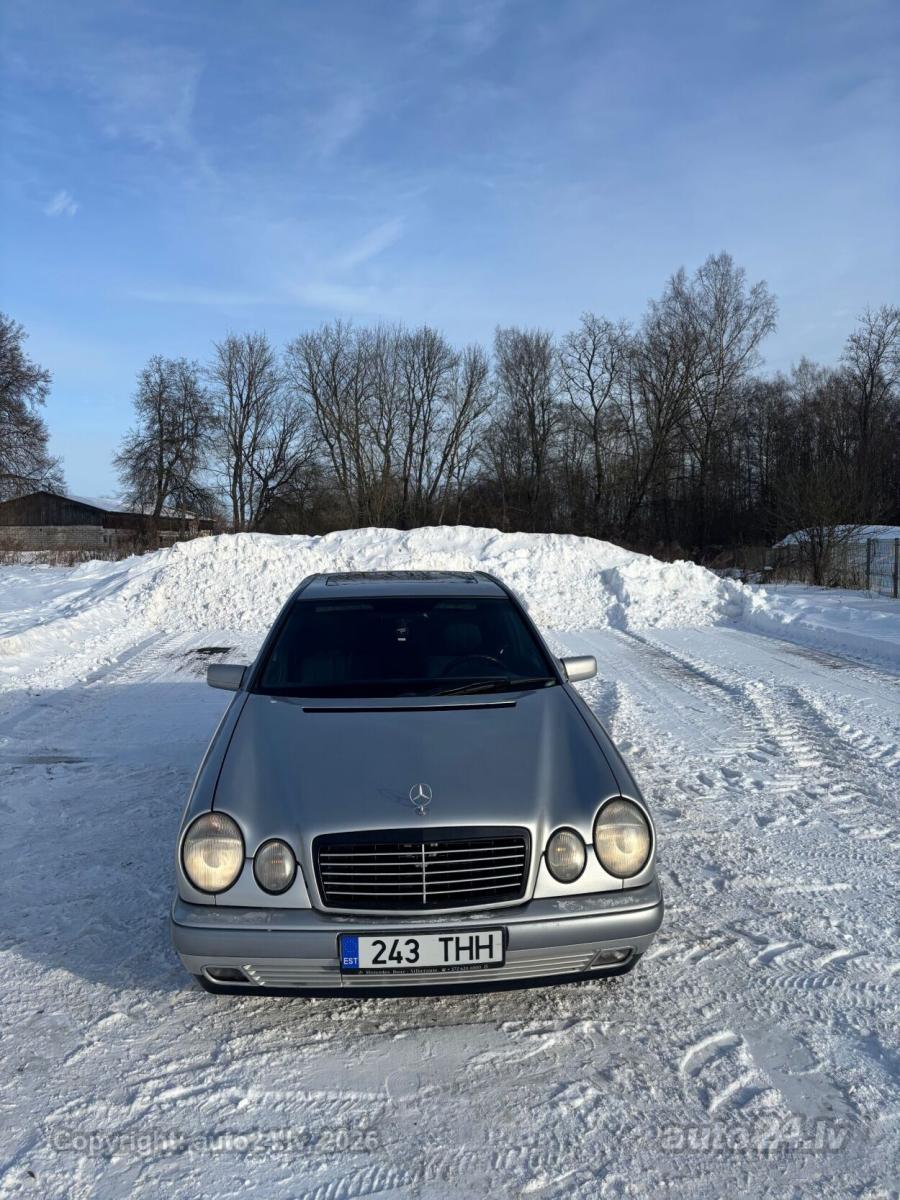 Pelēks Mercedes-Benz E-Class 1996 Pelva, ar dzinēja tilpumu 2.30 L un nobraukumu 160 tūkst. km par 2795 €, foto 2 vietnē AUTOMOTO.COM.LV
