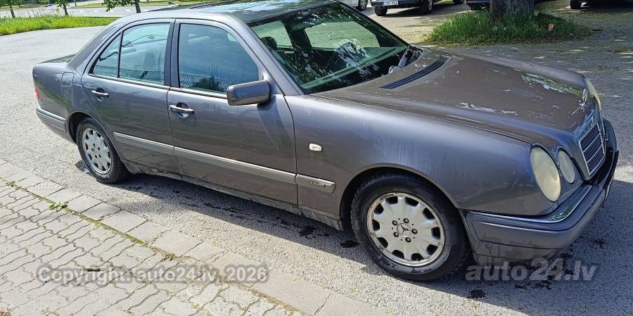 Pelēks Mercedes-Benz E-Class 1997 Tallina, ar dzinēja tilpumu 2.90 L un nobraukumu 270 tūkst. km par 1700 €, foto 3 vietnē AUTOMOTO.COM.LV