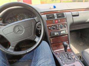 Pelēks Mercedes-Benz E-Class 1997 Tallina, ar dzinēja tilpumu 2.90 L un nobraukumu 270 tūkst. km par 1700 €, foto 8 vietnē AUTOMOTO.COM.LV