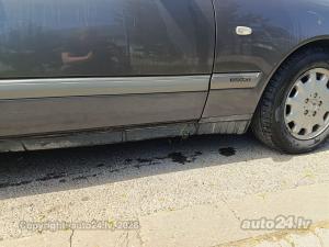 Pelēks Mercedes-Benz E-Class 1997 Tallina, ar dzinēja tilpumu 2.90 L un nobraukumu 270 tūkst. km par 1700 €, foto 9 vietnē AUTOMOTO.COM.LV