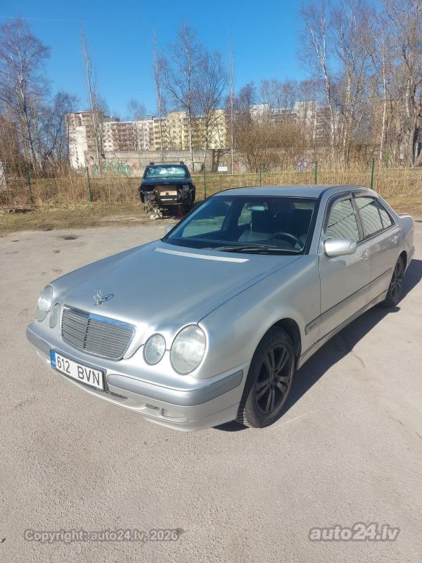Pelēks Mercedes-Benz E-Class 2000 Tallina, ar dzinēja tilpumu 2.60 L un nobraukumu 0 tūkst. km par 1500 €, foto 2 vietnē AUTOMOTO.COM.LV