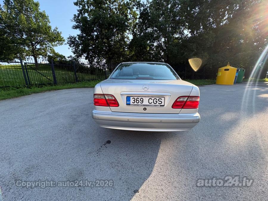 Grey Mercedes-Benz E-Class 2000 in Tallinn, with an engine capacity of 2.00 L and mileage of 116 thousand km for 5990 €, photo 4 on AUTOMOTO.COM.LV
