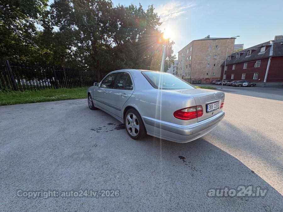Grey Mercedes-Benz E-Class 2000 in Tallinn, with an engine capacity of 2.00 L and mileage of 116 thousand km for 5990 €, photo 5 on AUTOMOTO.COM.LV