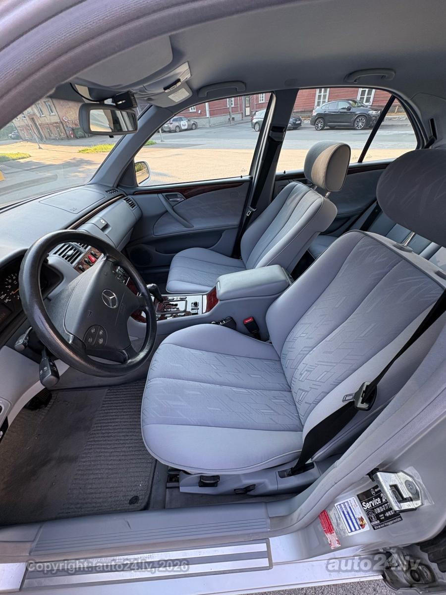 Grey Mercedes-Benz E-Class 2000 in Tallinn, with an engine capacity of 2.00 L and mileage of 116 thousand km for 5990 €, photo 10 on AUTOMOTO.COM.LV