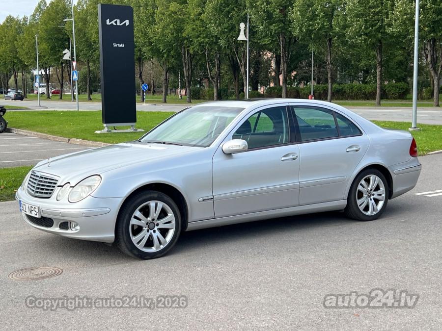 Pelēks Mercedes-Benz E-Class 2002 Narva, ar dzinēja tilpumu 2.10 L un nobraukumu 429 tūkst. km par 2499 €, foto 1 vietnē AUTOMOTO.COM.LV