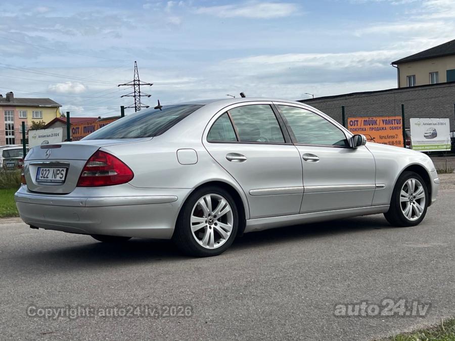 Pelēks Mercedes-Benz E-Class 2002 Narva, ar dzinēja tilpumu 2.10 L un nobraukumu 429 tūkst. km par 2499 €, foto 3 vietnē AUTOMOTO.COM.LV