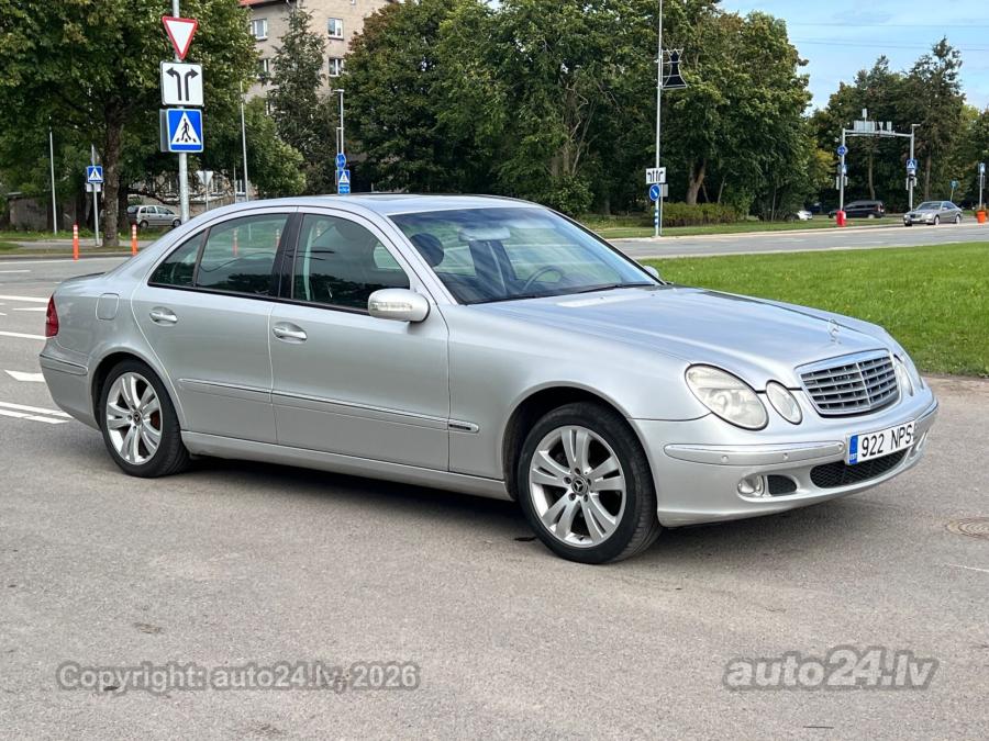 Pelēks Mercedes-Benz E-Class 2002 Narva, ar dzinēja tilpumu 2.10 L un nobraukumu 429 tūkst. km par 2499 €, foto 8 vietnē AUTOMOTO.COM.LV