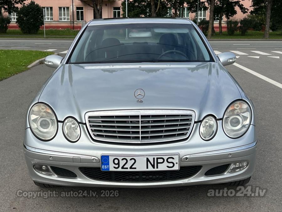 Pelēks Mercedes-Benz E-Class 2002 Narva, ar dzinēja tilpumu 2.10 L un nobraukumu 429 tūkst. km par 2499 €, foto 9 vietnē AUTOMOTO.COM.LV