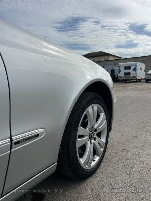 Pelēks Mercedes-Benz E-Class 2002 Narva, ar dzinēja tilpumu 2.10 L un nobraukumu 429 tūkst. km par 2499 €, foto 15 vietnē AUTOMOTO.COM.LV