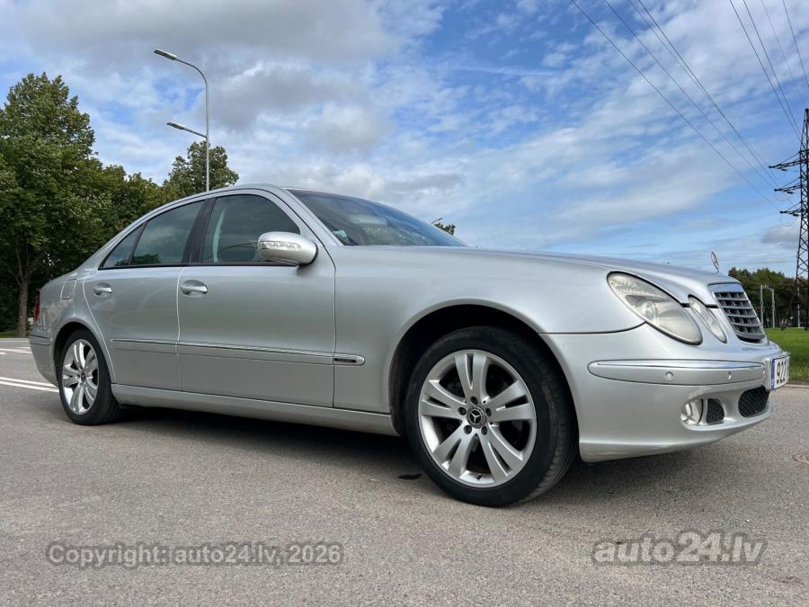 Pelēks Mercedes-Benz E-Class 2002 Narva, ar dzinēja tilpumu 2.10 L un nobraukumu 429 tūkst. km par 2499 €, foto 16 vietnē AUTOMOTO.COM.LV