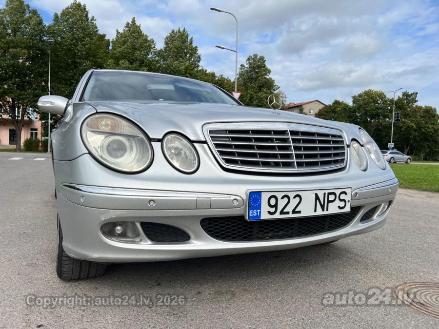 Pelēks Mercedes-Benz E-Class 2002 Narva, ar dzinēja tilpumu 2.10 L un nobraukumu 429 tūkst. km par 2499 €, foto 18 vietnē AUTOMOTO.COM.LV
