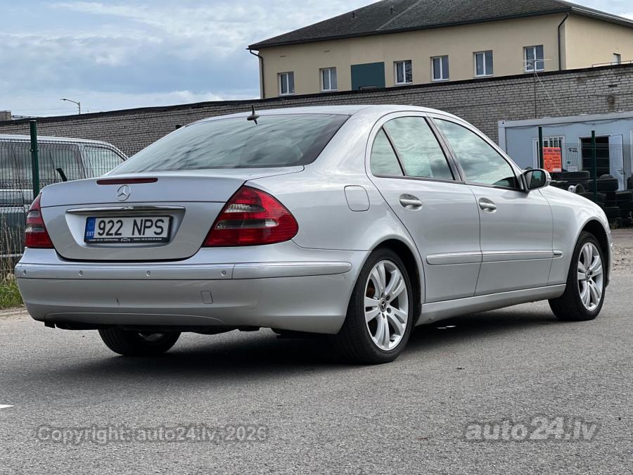 Pelēks Mercedes-Benz E-Class 2002 Narva, ar dzinēja tilpumu 2.10 L un nobraukumu 429 tūkst. km par 2499 €, foto 21 vietnē AUTOMOTO.COM.LV