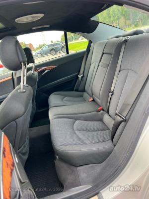Pelēks Mercedes-Benz E-Class 2002 Narva, ar dzinēja tilpumu 2.10 L un nobraukumu 429 tūkst. km par 2499 €, foto 23 vietnē AUTOMOTO.COM.LV