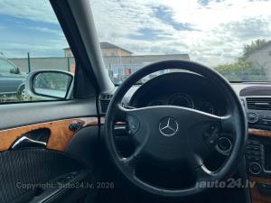 Pelēks Mercedes-Benz E-Class 2002 Narva, ar dzinēja tilpumu 2.10 L un nobraukumu 429 tūkst. km par 2499 €, foto 28 vietnē AUTOMOTO.COM.LV