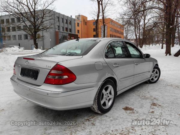 Pelēks Mercedes-Benz E-Class 2003 Tartu, ar dzinēja tilpumu 3.20 L un nobraukumu 359 tūkst. km par 5990 €, foto 2 vietnē AUTOMOTO.COM.LV