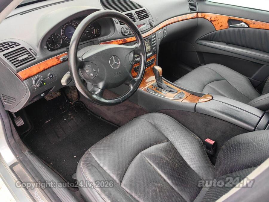 Pelēks Mercedes-Benz E-Class 2003 Tartu, ar dzinēja tilpumu 3.20 L un nobraukumu 359 tūkst. km par 5990 €, foto 6 vietnē AUTOMOTO.COM.LV