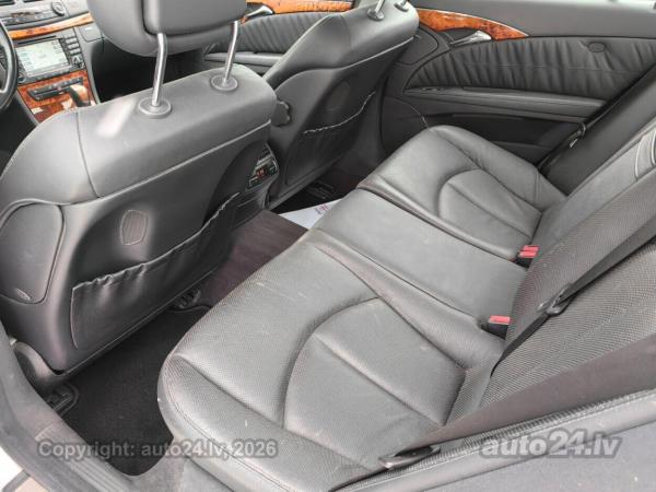 Pelēks Mercedes-Benz E-Class 2003 Tartu, ar dzinēja tilpumu 3.20 L un nobraukumu 359 tūkst. km par 5990 €, foto 8 vietnē AUTOMOTO.COM.LV