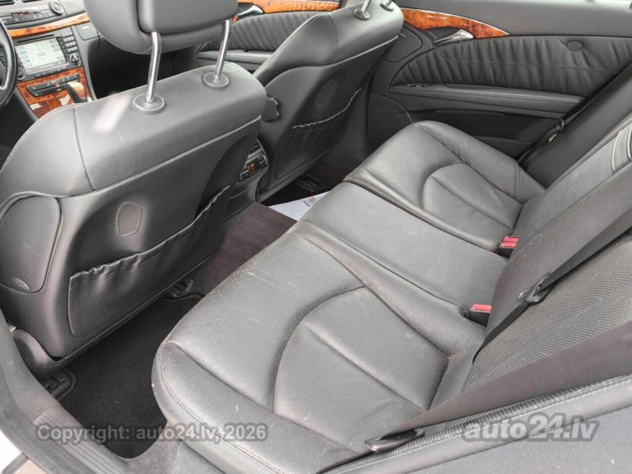 Pelēks Mercedes-Benz E-Class 2003 Tartu, ar dzinēja tilpumu 3.20 L un nobraukumu 359 tūkst. km par 5990 €, foto 8 vietnē AUTOMOTO.COM.LV