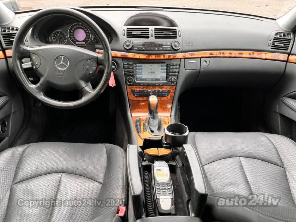 Grey Mercedes-Benz E-Class 2003 in Tartu, with an engine capacity of 3.20 L and mileage of 359 thousand km for 5690 €, photo 6 on AUTOMOTO.COM.LV