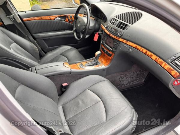 Grey Mercedes-Benz E-Class 2003 in Tartu, with an engine capacity of 3.20 L and mileage of 359 thousand km for 5690 €, photo 8 on AUTOMOTO.COM.LV