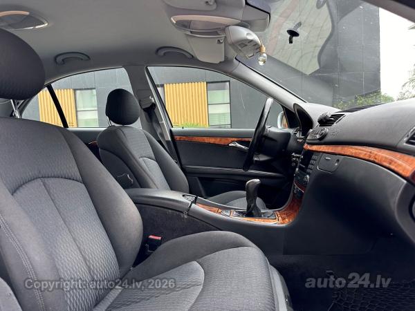 Grey Mercedes-Benz E-Class 2003 in Tartu, with an engine capacity of 2.60 L and mileage of 290 thousand km for 2599 €, photo 9 on AUTOMOTO.COM.LV