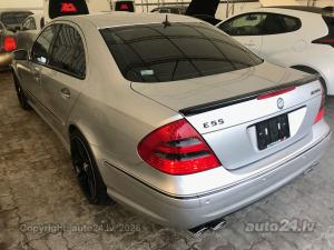 Pelēks Mercedes-Benz E-Class 2003 Tallina, ar dzinēja tilpumu 5.40 L un nobraukumu 63 tūkst. km par 29500 €, foto 5 vietnē AUTOMOTO.COM.LV