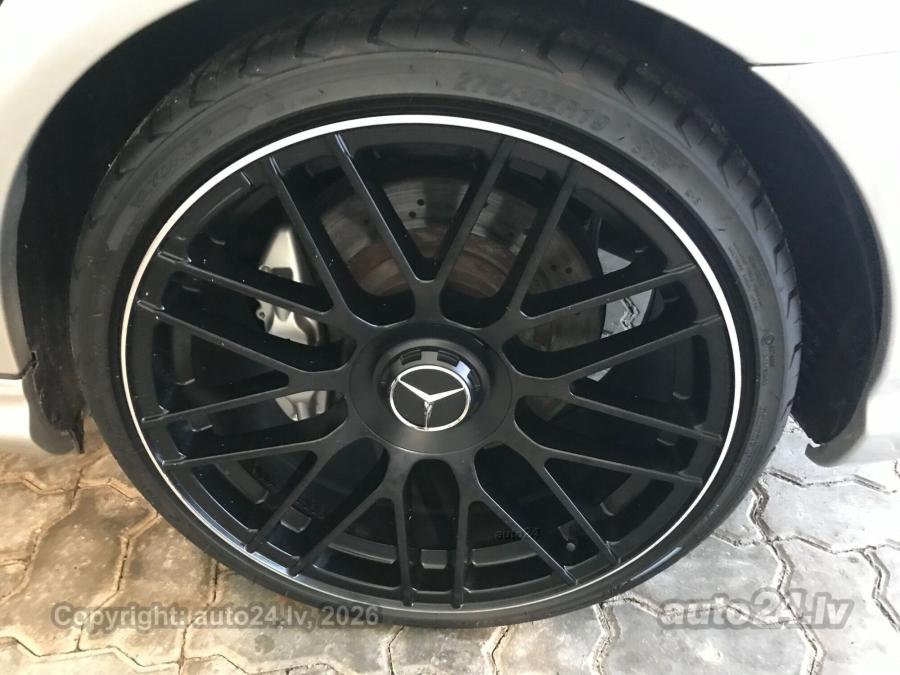 Pelēks Mercedes-Benz E-Class 2003 Tallina, ar dzinēja tilpumu 5.40 L un nobraukumu 63 tūkst. km par 29500 €, foto 6 vietnē AUTOMOTO.COM.LV