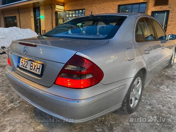 Pelēks Mercedes-Benz E-Class 2004 Tallina, ar dzinēja tilpumu 2.70 L un nobraukumu 248 tūkst. km par 3850 €, foto 4 vietnē AUTOMOTO.COM.LV