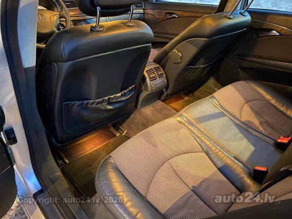Pelēks Mercedes-Benz E-Class 2004 Tallina, ar dzinēja tilpumu 2.70 L un nobraukumu 248 tūkst. km par 3850 €, foto 10 vietnē AUTOMOTO.COM.LV