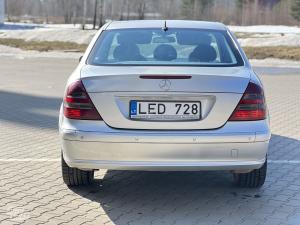 Pelēks Mercedes-Benz E-Class 2004 Kauņa, ar dzinēja tilpumu 3.00 L un nobraukumu 270 tūkst. km par 2900 €, foto 4 vietnē AUTOMOTO.COM.LV