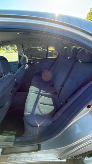 Pelēks Mercedes-Benz E-Class 2004 Tallina, ar dzinēja tilpumu 2.10 L un nobraukumu 655 tūkst. km par 1800 €, foto 9 vietnē AUTOMOTO.COM.LV