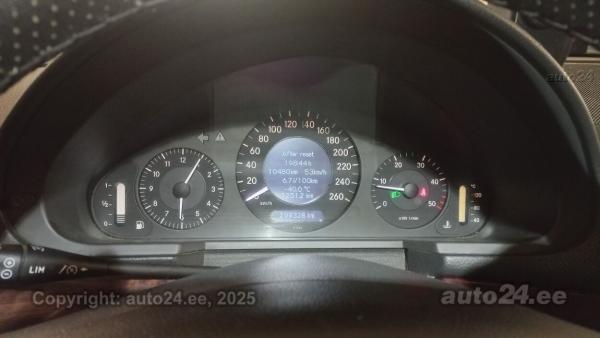 Pelēks Mercedes-Benz E-Class 2005 Rakvere, ar dzinēja tilpumu 2.10 L un nobraukumu 299 tūkst. km par 2400 €, foto 11 vietnē AUTOMOTO.COM.LV
