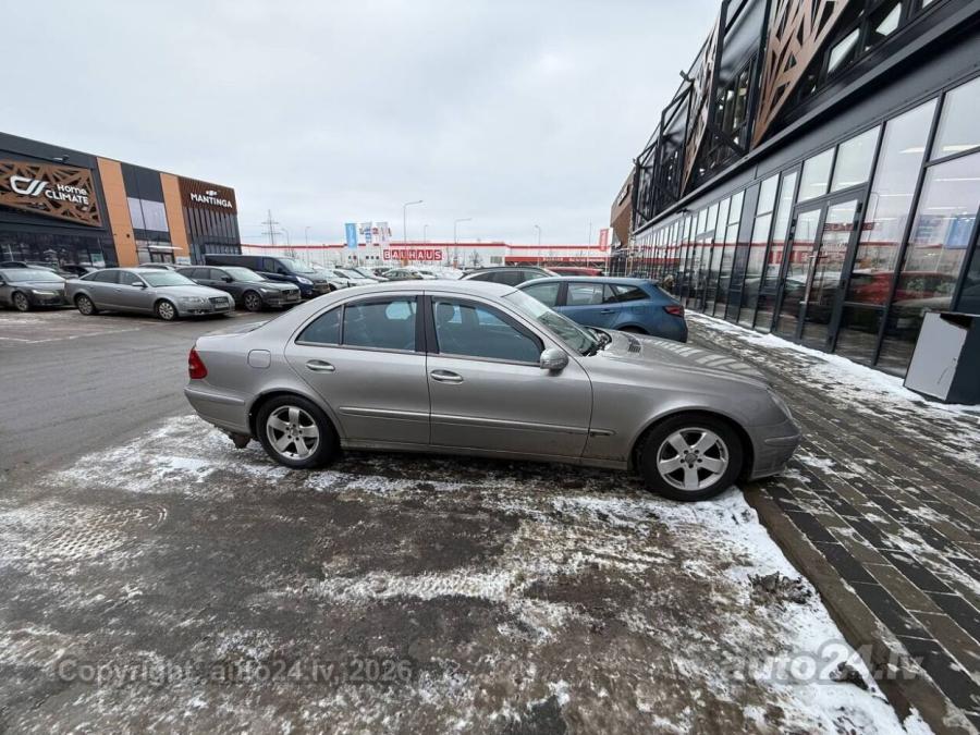 Grey Mercedes-Benz E-Class 2005 in Tallinn, with an engine capacity of 2.10 L and mileage of 0 thousand km for 1000 €, photo 4 on AUTOMOTO.COM.LV
