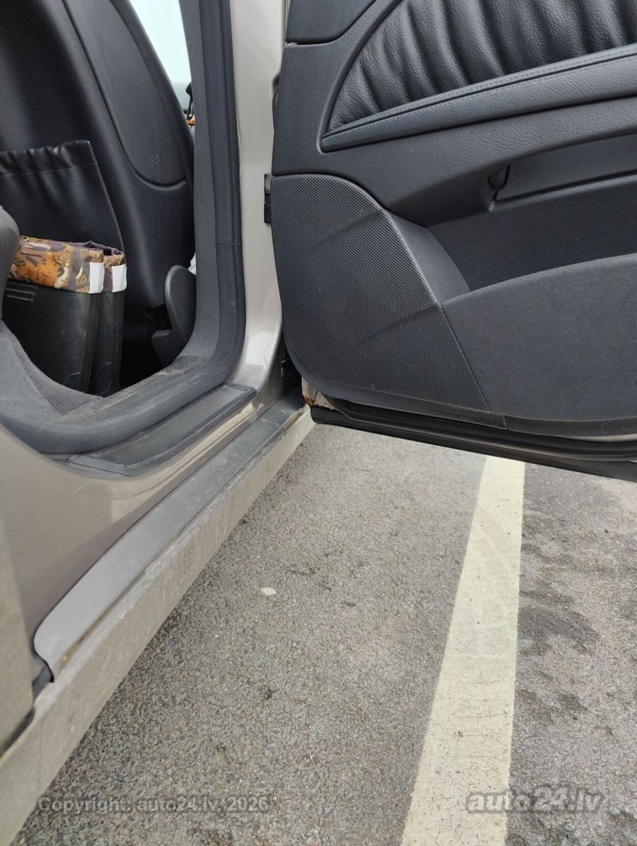 Grey Mercedes-Benz E-Class 2005 in Tallinn, with an engine capacity of 3.50 L and mileage of 196 thousand km for 5500 €, photo 21 on AUTOMOTO.COM.LV