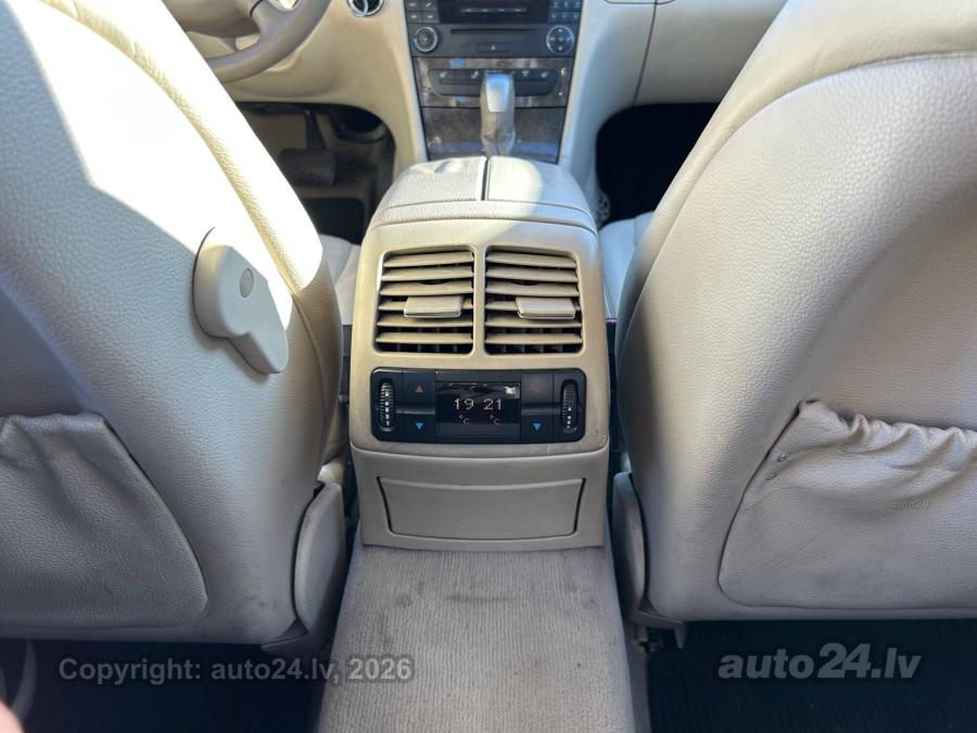 Pelēks Mercedes-Benz E-Class 2005 Tallina, ar dzinēja tilpumu 2.10 L un nobraukumu 280 tūkst. km par 2690 €, foto 14 vietnē AUTOMOTO.COM.LV