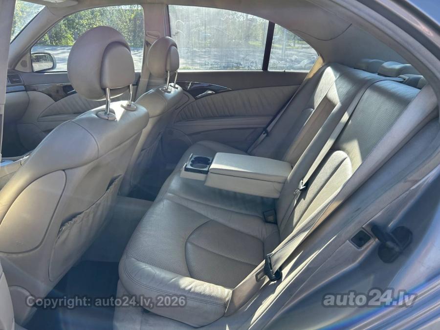 Pelēks Mercedes-Benz E-Class 2005 Tallina, ar dzinēja tilpumu 2.10 L un nobraukumu 280 tūkst. km par 2690 €, foto 16 vietnē AUTOMOTO.COM.LV