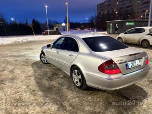 Pelēks Mercedes-Benz E-Class 2006 Tallina, ar dzinēja tilpumu 3.00 L un nobraukumu 349 tūkst. km par 4499 €, foto 2 vietnē AUTOMOTO.COM.LV