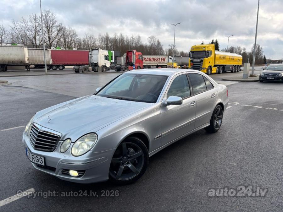 Pelēks Mercedes-Benz E-Class 2006 Tallina, ar dzinēja tilpumu 3.00 L un nobraukumu 349 tūkst. km par 4499 €, foto 7 vietnē AUTOMOTO.COM.LV