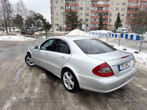 Pelēks Mercedes-Benz E-Class 2006 Tallina, ar dzinēja tilpumu 3.00 L un nobraukumu 380 tūkst. km par 3499 €, foto 3 vietnē AUTOMOTO.COM.LV