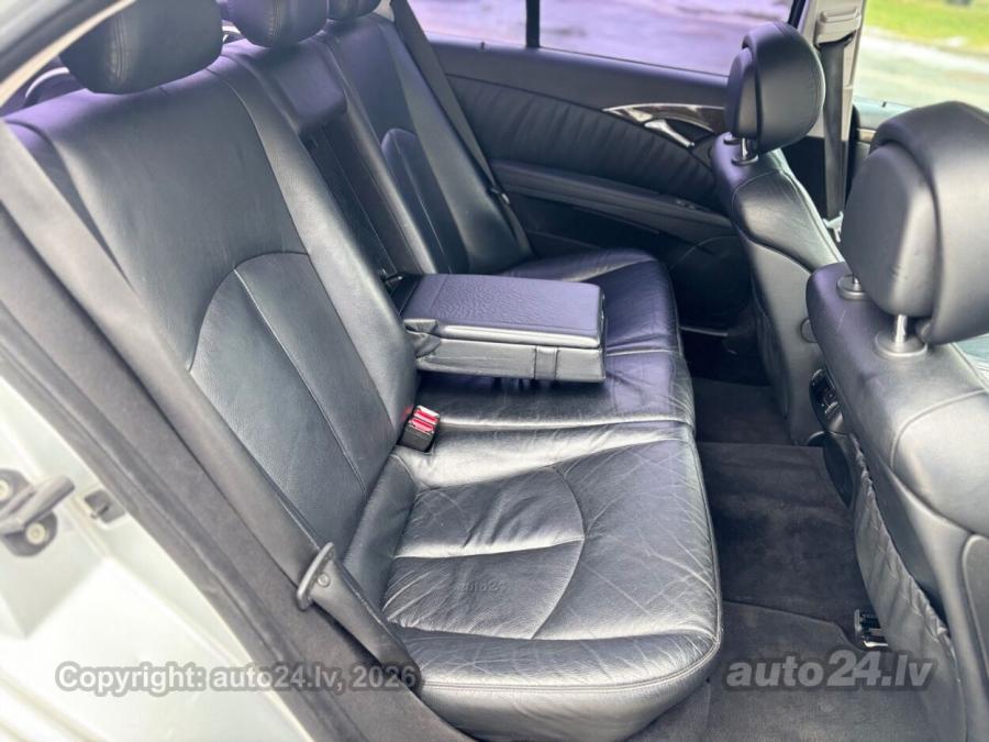Pelēks Mercedes-Benz E-Class 2006 Tallina, ar dzinēja tilpumu 3.00 L un nobraukumu 380 tūkst. km par 3499 €, foto 6 vietnē AUTOMOTO.COM.LV