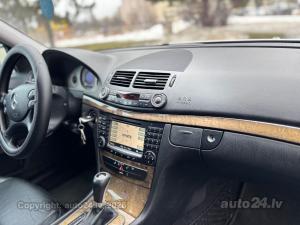 Pelēks Mercedes-Benz E-Class 2006 Tallina, ar dzinēja tilpumu 3.00 L un nobraukumu 380 tūkst. km par 3499 €, foto 10 vietnē AUTOMOTO.COM.LV