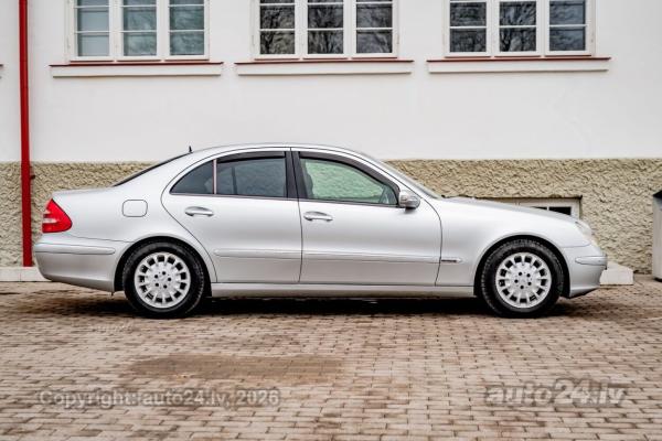 Pelēks Mercedes-Benz E-Class 2006 Tallina, ar dzinēja tilpumu 3.00 L un nobraukumu 451 tūkst. km par 3499 €, foto 4 vietnē AUTOMOTO.COM.LV