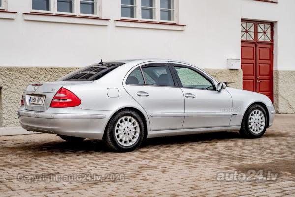 Pelēks Mercedes-Benz E-Class 2006 Tallina, ar dzinēja tilpumu 3.00 L un nobraukumu 451 tūkst. km par 3499 €, foto 5 vietnē AUTOMOTO.COM.LV