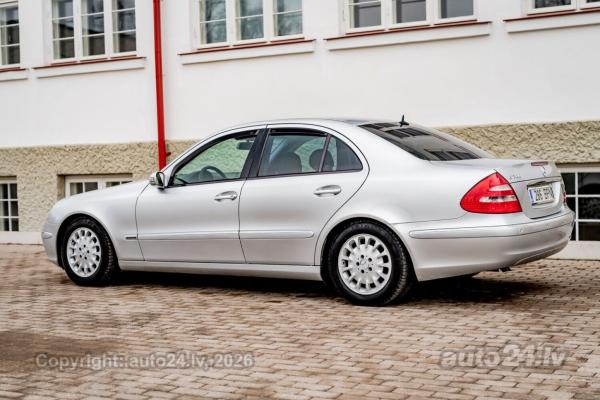 Pelēks Mercedes-Benz E-Class 2006 Tallina, ar dzinēja tilpumu 3.00 L un nobraukumu 451 tūkst. km par 3499 €, foto 8 vietnē AUTOMOTO.COM.LV