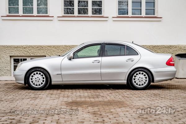 Pelēks Mercedes-Benz E-Class 2006 Tallina, ar dzinēja tilpumu 3.00 L un nobraukumu 451 tūkst. km par 3499 €, foto 9 vietnē AUTOMOTO.COM.LV