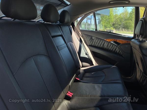 Pelēks Mercedes-Benz E-Class 2006 Tallina, ar dzinēja tilpumu 3.00 L un nobraukumu 330 tūkst. km par 4399 €, foto 9 vietnē AUTOMOTO.COM.LV